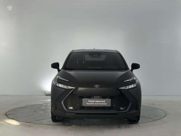 Серый Тойота C-HR 2024 в Вильнюс, объемом двигателя 1.80 л и пробегом 59 тыс. км за 27900 €, фото 3 на AUTOMOTO.COM.LV