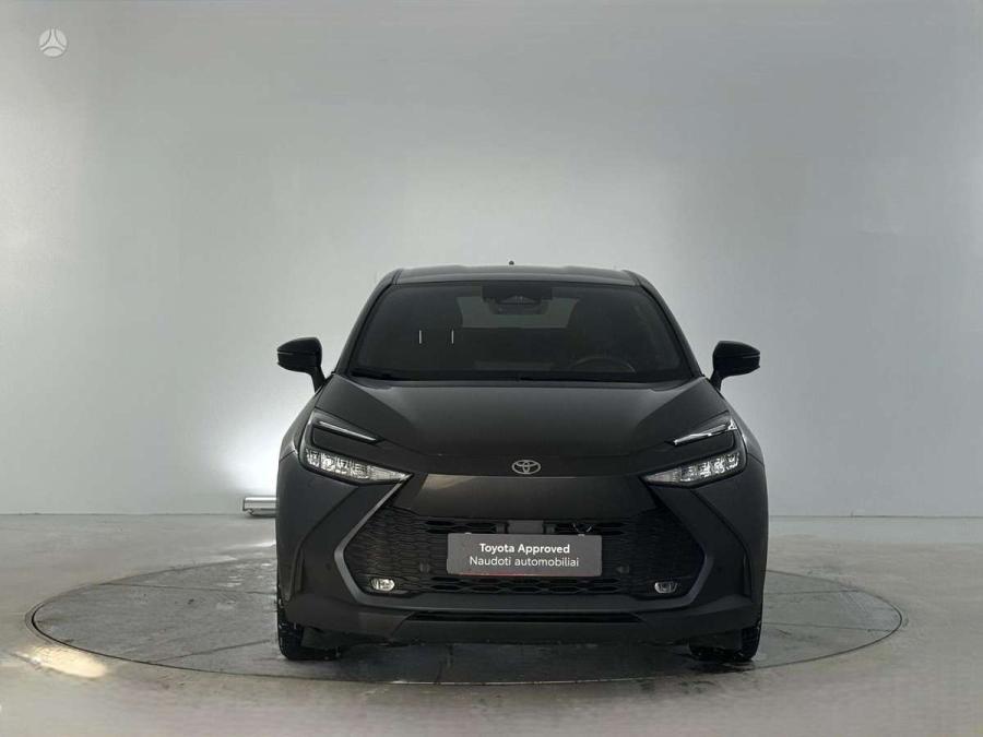 Pelēks Toyota C-HR 2024 Viļņa, ar dzinēja tilpumu 1.80 L un nobraukumu 59 tūkst. km par 27900 €, foto 4 vietnē AUTOMOTO.COM.LV