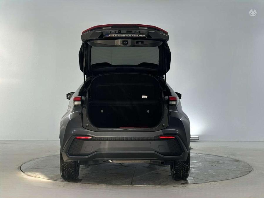 Pelēks Toyota C-HR 2024 Viļņa, ar dzinēja tilpumu 1.80 L un nobraukumu 59 tūkst. km par 27900 €, foto 8 vietnē AUTOMOTO.COM.LV