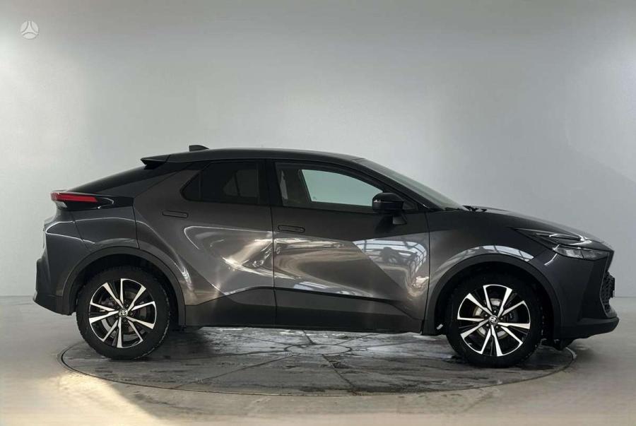 Pelēks Toyota C-HR 2024 Viļņa, ar dzinēja tilpumu 1.80 L un nobraukumu 59 tūkst. km par 27900 €, foto 13 vietnē AUTOMOTO.COM.LV