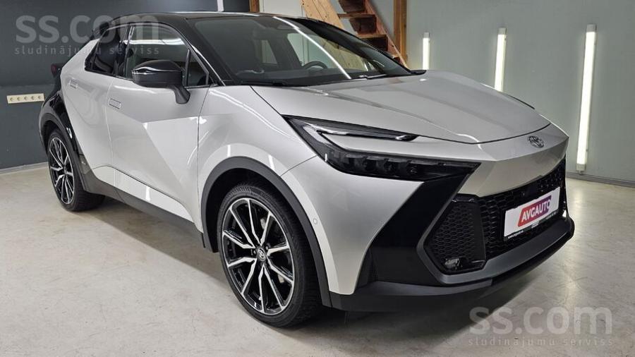 Grey Toyota C-HR 2024 in Tallinn, with an engine capacity of 2.00 L and mileage of 56 thousand km for 34995 €, photo 4 on AUTOMOTO.COM.LV