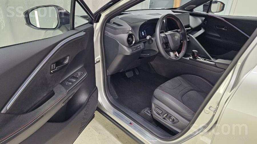 Grey Toyota C-HR 2024 in Tallinn, with an engine capacity of 2.00 L and mileage of 56 thousand km for 34995 €, photo 7 on AUTOMOTO.COM.LV