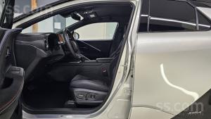Grey Toyota C-HR 2024 in Tallinn, with an engine capacity of 2.00 L and mileage of 56 thousand km for 34995 €, photo 8 on AUTOMOTO.COM.LV