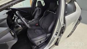 Grey Toyota C-HR 2024 in Tallinn, with an engine capacity of 2.00 L and mileage of 56 thousand km for 34995 €, photo 9 on AUTOMOTO.COM.LV