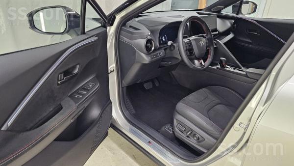 Grey Toyota C-HR 2024 in Tallinn, with an engine capacity of 2.00 L and mileage of 56 thousand km for 34995 €, photo 7 on AUTOMOTO.COM.LV