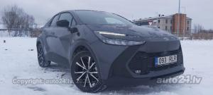 Grey Toyota C-HR 2025 in Narva, with an engine capacity of 1.80 L and mileage of 3 thousand km for 28999 €, photo  on AUTOMOTO.COM.LV