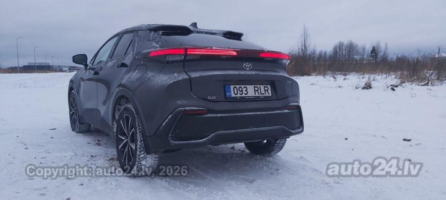 Серый Тойота C-HR 2025 в Нарва, объемом двигателя 1.80 л и пробегом 3 тыс. км за 28999 €, фото 5 на AUTOMOTO.COM.LV