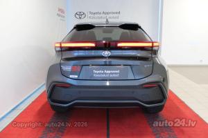 Серый Тойота C-HR 2025 в Вильянди, объемом двигателя 1.80 л и пробегом 6 тыс. км за 35490 €, фото 4 на AUTOMOTO.COM.LV