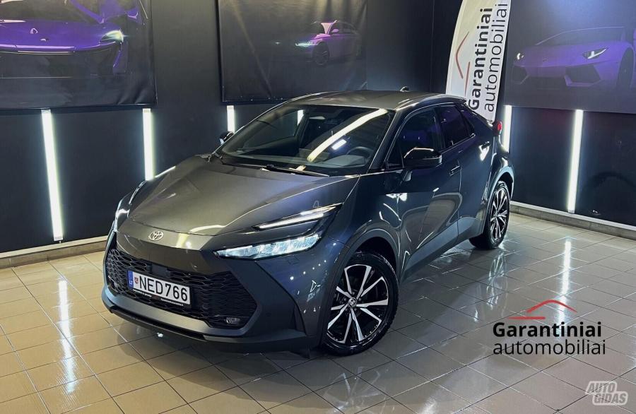 Серый Тойота C-HR 2025 в Авиженяй, объемом двигателя 1.80 л и пробегом 28 тыс. км за 27950 €, фото 1 на AUTOMOTO.COM.LV