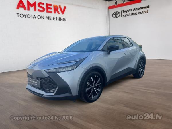 Pelēks Toyota C-HR 2025 Paide, ar dzinēja tilpumu 1.80 L un nobraukumu 25 tūkst. km par 28990 €, foto  vietnē AUTOMOTO.COM.LV