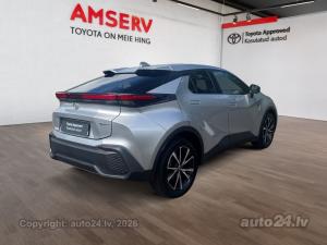 Серый Тойота C-HR 2025 в Пайде, объемом двигателя 1.80 л и пробегом 25 тыс. км за 28990 €, фото 3 на AUTOMOTO.COM.LV