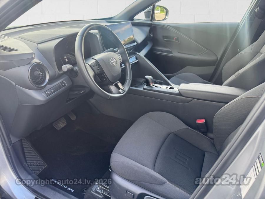 Серый Тойота C-HR 2025 в Пайде, объемом двигателя 1.80 л и пробегом 25 тыс. км за 28990 €, фото 12 на AUTOMOTO.COM.LV
