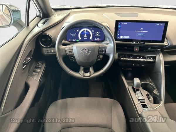 Pelēks Toyota C-HR 2025 Pērnava, ar dzinēja tilpumu 1.80 L un nobraukumu 25 tūkst. km par 28990 €, foto 9 vietnē AUTOMOTO.COM.LV