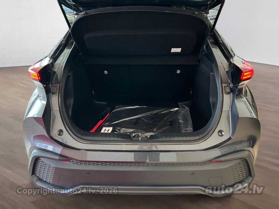 Серый Тойота C-HR 2025 в Пярну, объемом двигателя 1.80 л и пробегом 25 тыс. км за 28990 €, фото 11 на AUTOMOTO.COM.LV