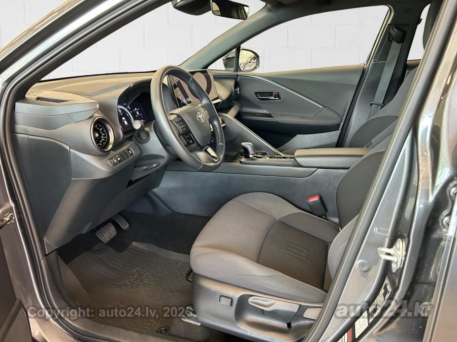 Серый Тойота C-HR 2025 в Пярну, объемом двигателя 1.80 л и пробегом 25 тыс. км за 28990 €, фото 12 на AUTOMOTO.COM.LV