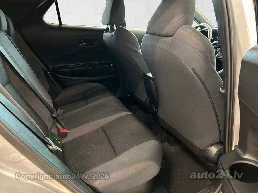 Серый Тойота C-HR 2025 в Пярну, объемом двигателя 1.80 л и пробегом 26 тыс. км за 28990 €, фото 8 на AUTOMOTO.COM.LV