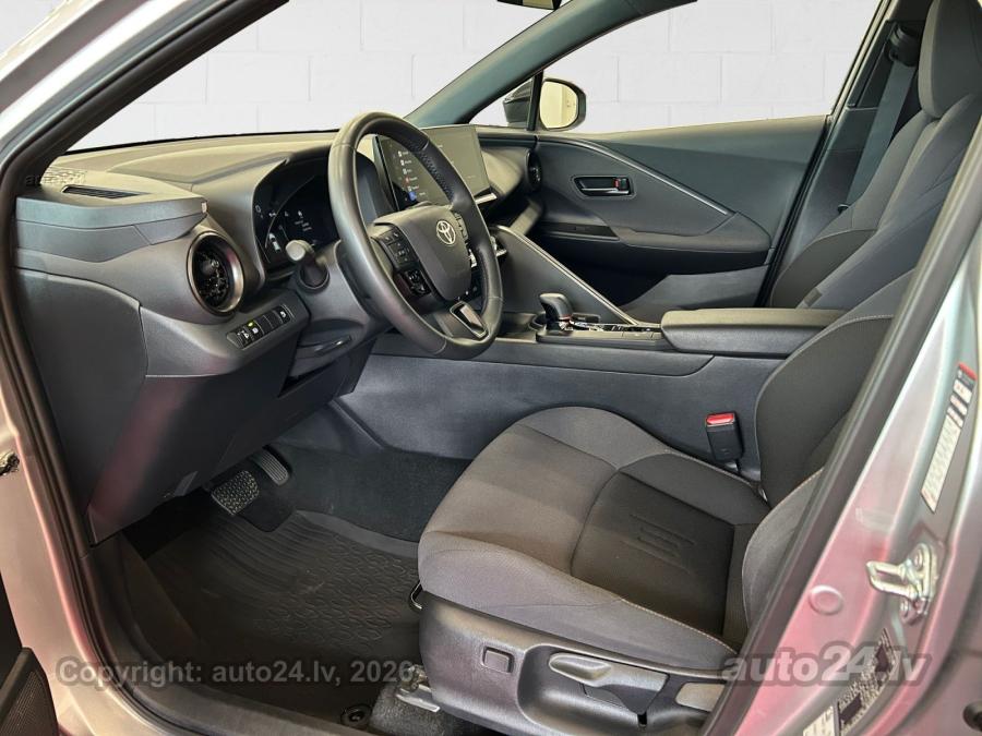 Серый Тойота C-HR 2025 в Пярну, объемом двигателя 1.80 л и пробегом 26 тыс. км за 28990 €, фото 12 на AUTOMOTO.COM.LV