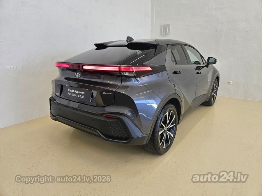 Серый Тойота C-HR 2025 в Раквере, объемом двигателя 1.80 л и пробегом 27 тыс. км за 29490 €, фото 3 на AUTOMOTO.COM.LV