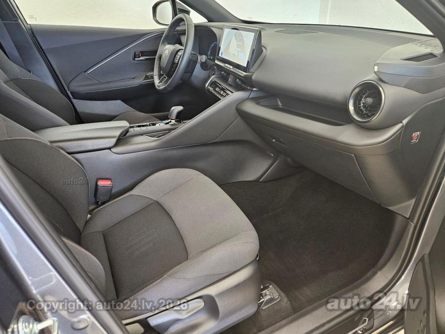 Серый Тойота C-HR 2025 в Раквере, объемом двигателя 1.80 л и пробегом 27 тыс. км за 29490 €, фото 6 на AUTOMOTO.COM.LV
