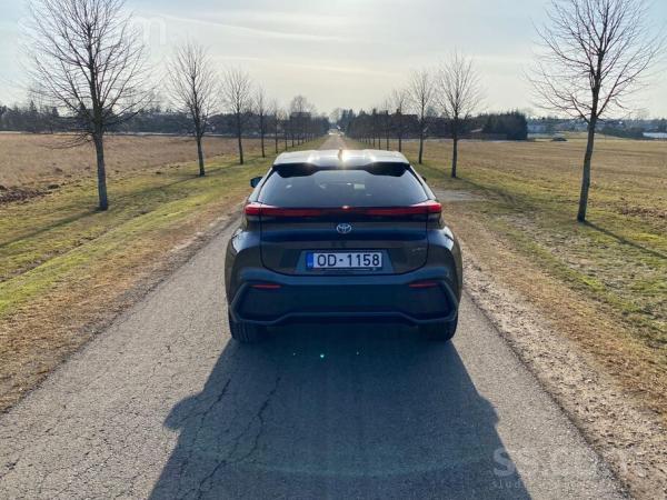 Grey Toyota C-HR 2025 in Riga, with an engine capacity of 1.80 L and mileage of 19 thousand km for 28400 €, photo 8 on AUTOMOTO.COM.LV