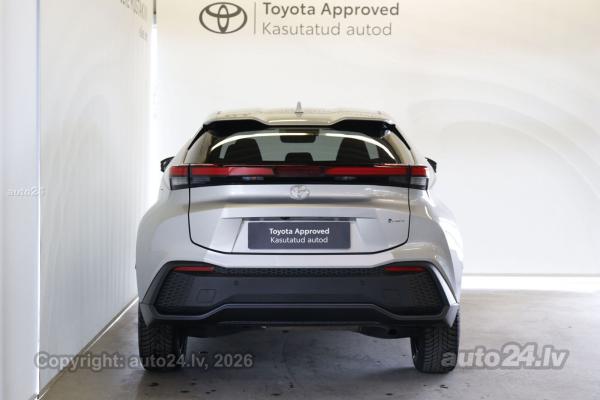 Pelēks Toyota C-HR 2025 Tallina, ar dzinēja tilpumu 1.80 L un nobraukumu 28 tūkst. km par 28700 €, foto 4 vietnē AUTOMOTO.COM.LV