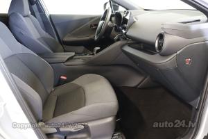 Grey Toyota C-HR 2025 in Tallinn, with an engine capacity of 1.80 L and mileage of 28 thousand km for 28700 €, photo 7 on AUTOMOTO.COM.LV