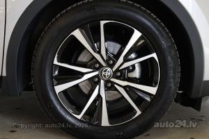 Grey Toyota C-HR 2025 in Tallinn, with an engine capacity of 1.80 L and mileage of 28 thousand km for 28700 €, photo 16 on AUTOMOTO.COM.LV