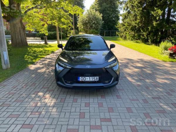 Pelēks Toyota C-HR 2025 Rīga, ar dzinēja tilpumu 1.80 L un nobraukumu 20 tūkst. km par 28400 €, foto 7 vietnē AUTOMOTO.COM.LV
