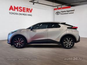 Pelēks Toyota C-HR 2025 Pērnava, ar dzinēja tilpumu 1.80 L un nobraukumu 26 tūkst. km par 28990 €, foto 4 vietnē AUTOMOTO.COM.LV