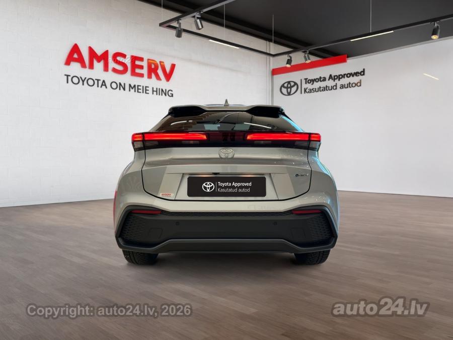 Pelēks Toyota C-HR 2025 Pērnava, ar dzinēja tilpumu 1.80 L un nobraukumu 26 tūkst. km par 28990 €, foto 5 vietnē AUTOMOTO.COM.LV