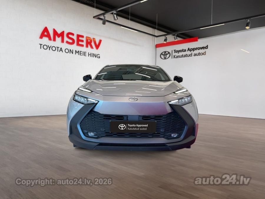 Pelēks Toyota C-HR 2025 Pērnava, ar dzinēja tilpumu 1.80 L un nobraukumu 26 tūkst. km par 28990 €, foto 6 vietnē AUTOMOTO.COM.LV