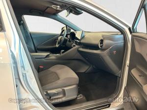 Pelēks Toyota C-HR 2025 Pērnava, ar dzinēja tilpumu 1.80 L un nobraukumu 26 tūkst. km par 28990 €, foto 7 vietnē AUTOMOTO.COM.LV