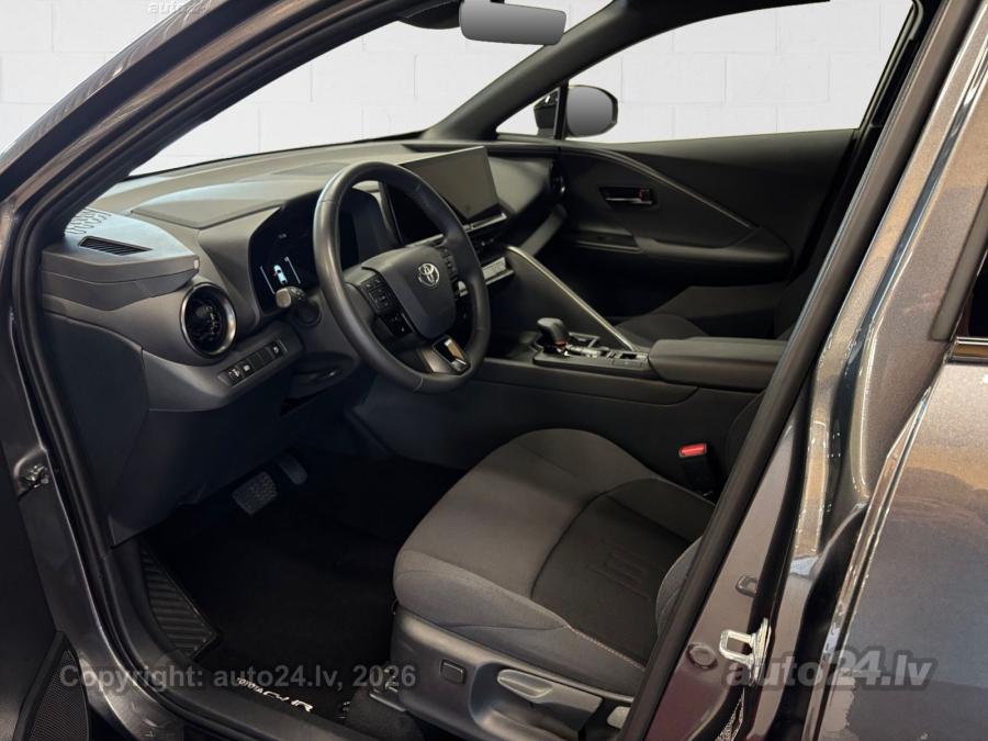 Серый Тойота C-HR 2025 в Тарту, объемом двигателя 1.80 л и пробегом 23 тыс. км за 28990 €, фото 12 на AUTOMOTO.COM.LV