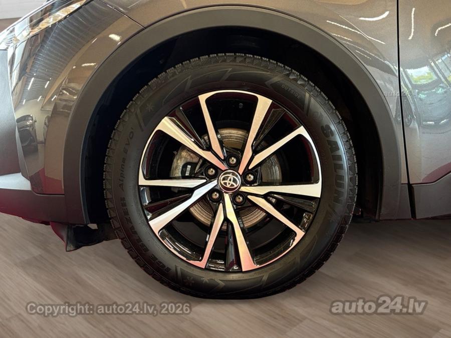 Серый Тойота C-HR 2025 в Тарту, объемом двигателя 1.80 л и пробегом 23 тыс. км за 28990 €, фото 16 на AUTOMOTO.COM.LV
