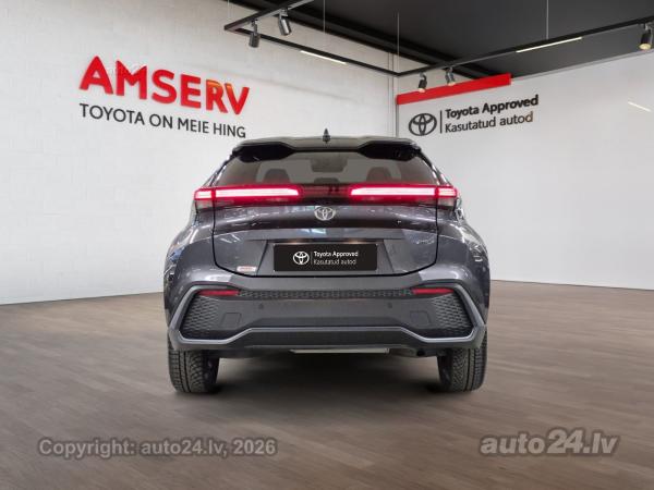 Pelēks Toyota C-HR 2025 Tallina, ar dzinēja tilpumu 1.80 L un nobraukumu 25 tūkst. km par 28990 €, foto 5 vietnē AUTOMOTO.COM.LV