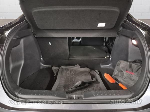 Pelēks Toyota C-HR 2025 Tallina, ar dzinēja tilpumu 1.80 L un nobraukumu 25 tūkst. km par 28990 €, foto 11 vietnē AUTOMOTO.COM.LV