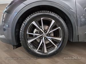 Grey Toyota C-HR 2025 in Tallinn, with an engine capacity of 1.80 L and mileage of 25 thousand km for 28990 €, photo 16 on AUTOMOTO.COM.LV