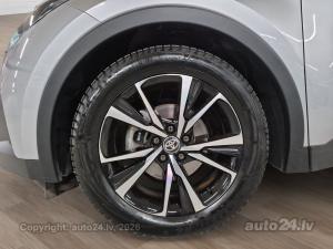 Pelēks Toyota C-HR 2025 Tallina, ar dzinēja tilpumu 1.80 L un nobraukumu 23 tūkst. km par 28990 €, foto 16 vietnē AUTOMOTO.COM.LV