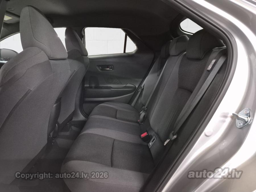 Pelēks Toyota C-HR 2025 Tallina, ar dzinēja tilpumu 1.80 L un nobraukumu 23 tūkst. km par 28990 €, foto 19 vietnē AUTOMOTO.COM.LV