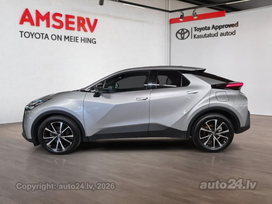 Серый Тойота C-HR 2025 в Таллин, объемом двигателя 1.80 л и пробегом 24 тыс. км за 28990 €, фото 3 на AUTOMOTO.COM.LV