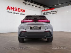 Серый Тойота C-HR 2025 в Таллин, объемом двигателя 1.80 л и пробегом 24 тыс. км за 28990 €, фото 4 на AUTOMOTO.COM.LV