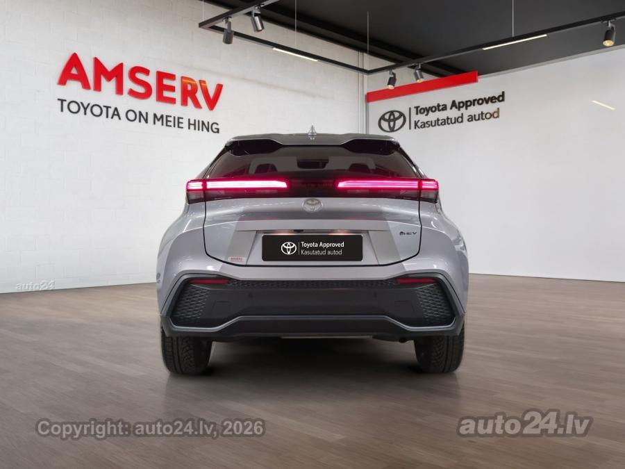 Серый Тойота C-HR 2025 в Таллин, объемом двигателя 1.80 л и пробегом 24 тыс. км за 28990 €, фото 4 на AUTOMOTO.COM.LV