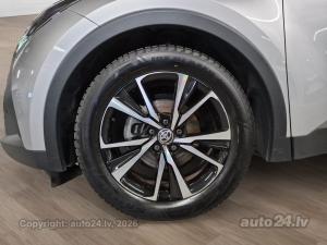 Серый Тойота C-HR 2025 в Таллин, объемом двигателя 1.80 л и пробегом 24 тыс. км за 28990 €, фото 15 на AUTOMOTO.COM.LV