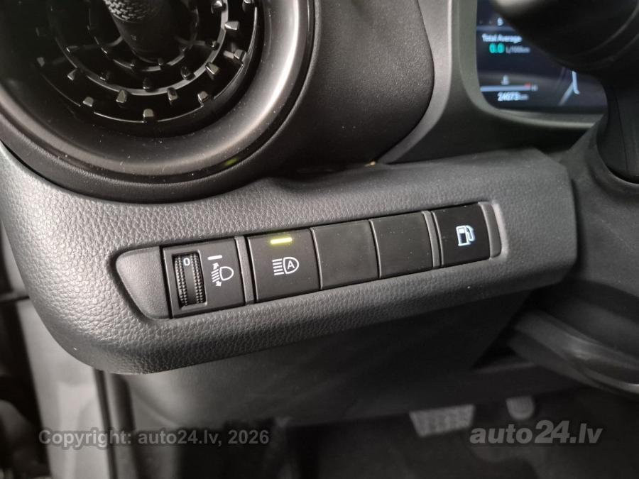 Серый Тойота C-HR 2025 в Таллин, объемом двигателя 1.80 л и пробегом 24 тыс. км за 28990 €, фото 16 на AUTOMOTO.COM.LV