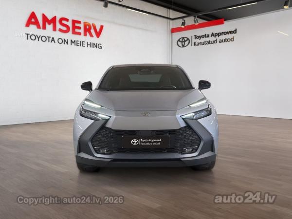 Pelēks Toyota C-HR 2025 Tallina, ar dzinēja tilpumu 1.80 L un nobraukumu 24 tūkst. km par 28990 €, foto 5 vietnē AUTOMOTO.COM.LV