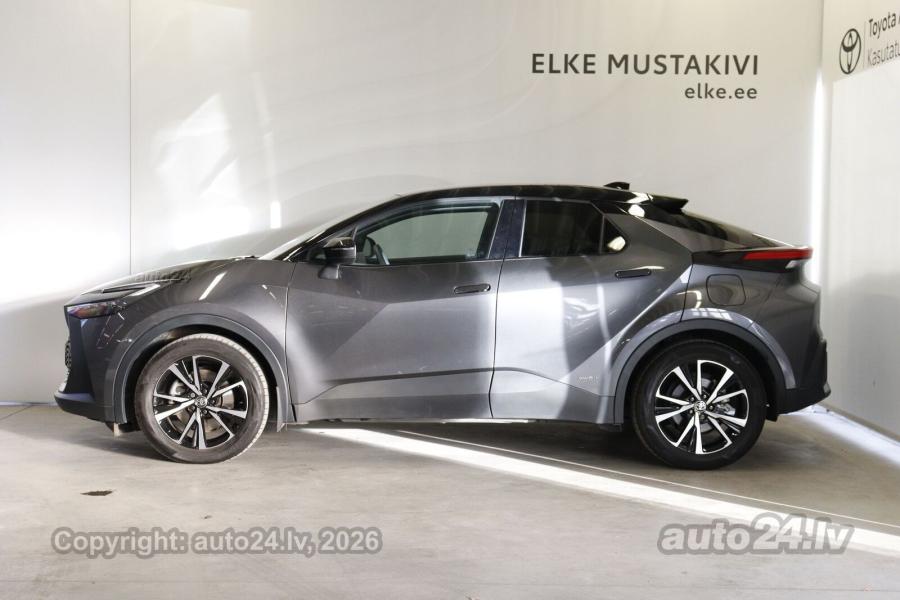 Grey Toyota C-HR 2025 in Tallinn, with an engine capacity of 1.99 L and mileage of 37 thousand km for 35800 €, photo 4 on AUTOMOTO.COM.LV