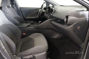 Grey Toyota C-HR 2025 in Tallinn, with an engine capacity of 1.99 L and mileage of 37 thousand km for 35800 €, photo 7 on AUTOMOTO.COM.LV