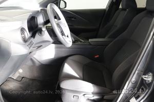 Grey Toyota C-HR 2025 in Tallinn, with an engine capacity of 1.99 L and mileage of 37 thousand km for 35800 €, photo 12 on AUTOMOTO.COM.LV