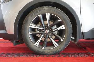 Pelēks Toyota C-HR 2026 Tartu, ar dzinēja tilpumu 1.80 L un nobraukumu 10 tūkst. km par 37900 €, foto 17 vietnē AUTOMOTO.COM.LV