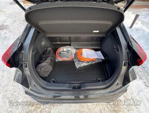 Pelēks Toyota C-HR 2026 Tallina, ar dzinēja tilpumu 2.00 L un nobraukumu 11 tūkst. km par 41900 €, foto 5 vietnē AUTOMOTO.COM.LV